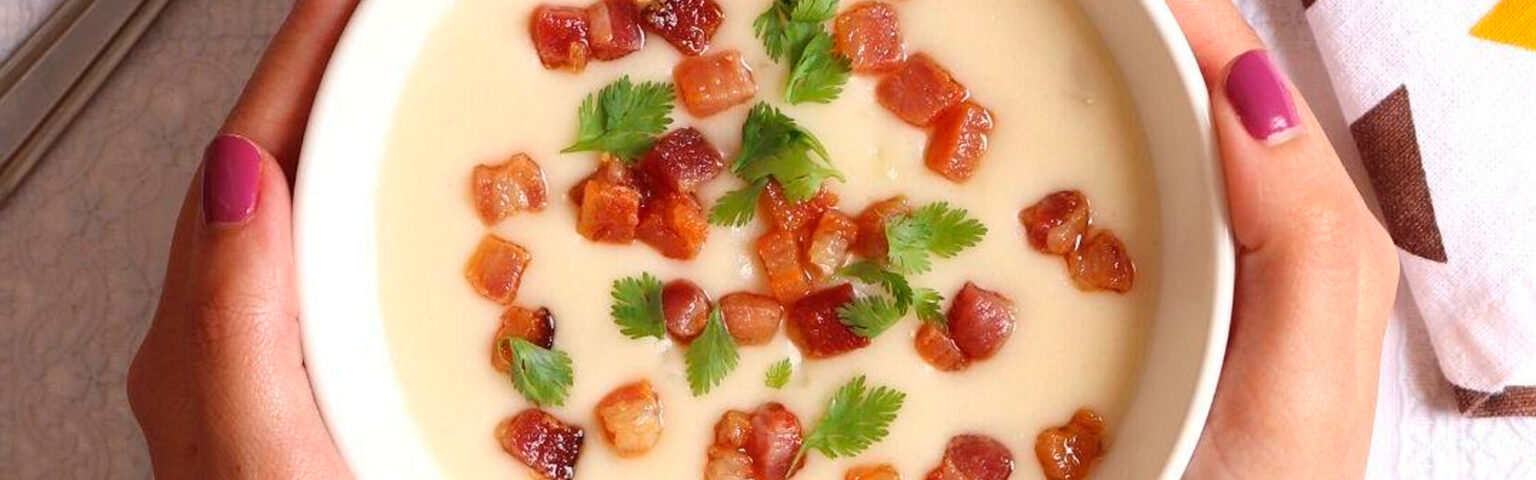 Sopa de batata cremosa com bacon - Revista Vertical
